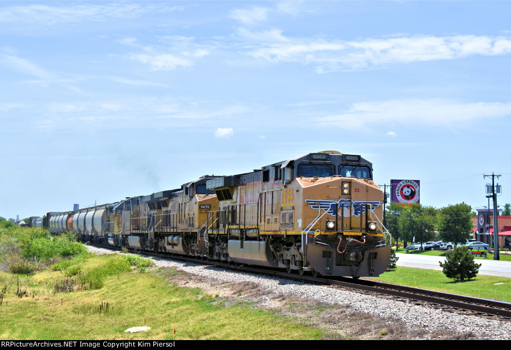 UP 6955 NB UP Duncan Sub